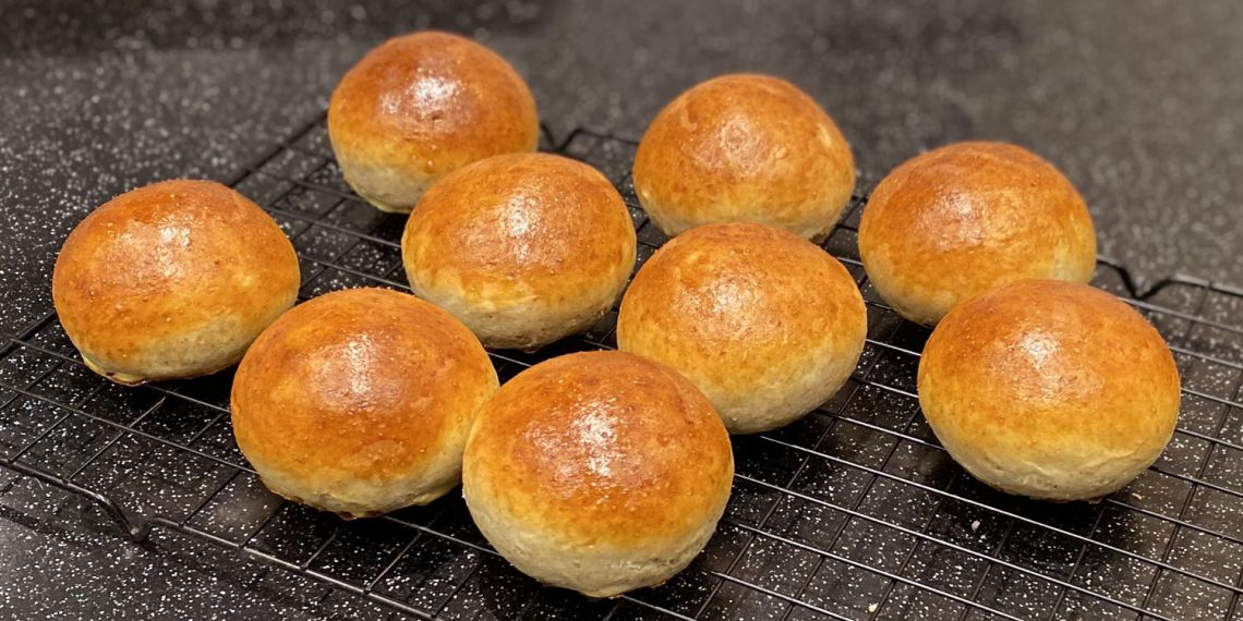 Grove boller med hvedesur - BenteBager.dk